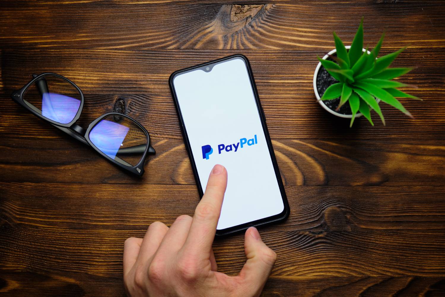 Co to jest PayPal, jak działa i czy jest bezpieczny? Opinie użytkowników