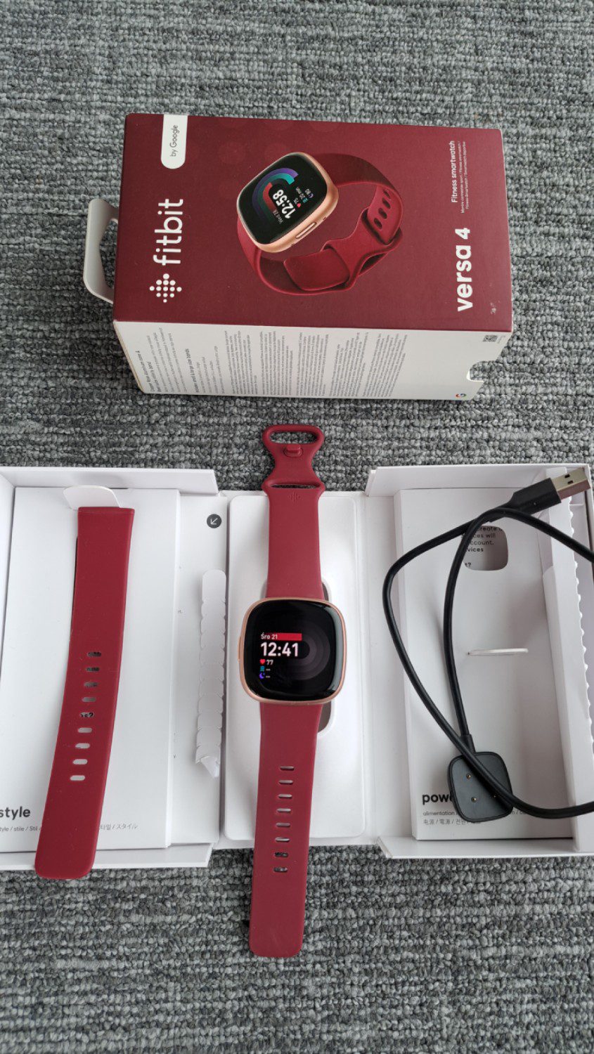 Piękna forma i mnóstwo możliwości. Test i recenzja Google Fitbit Versa ...