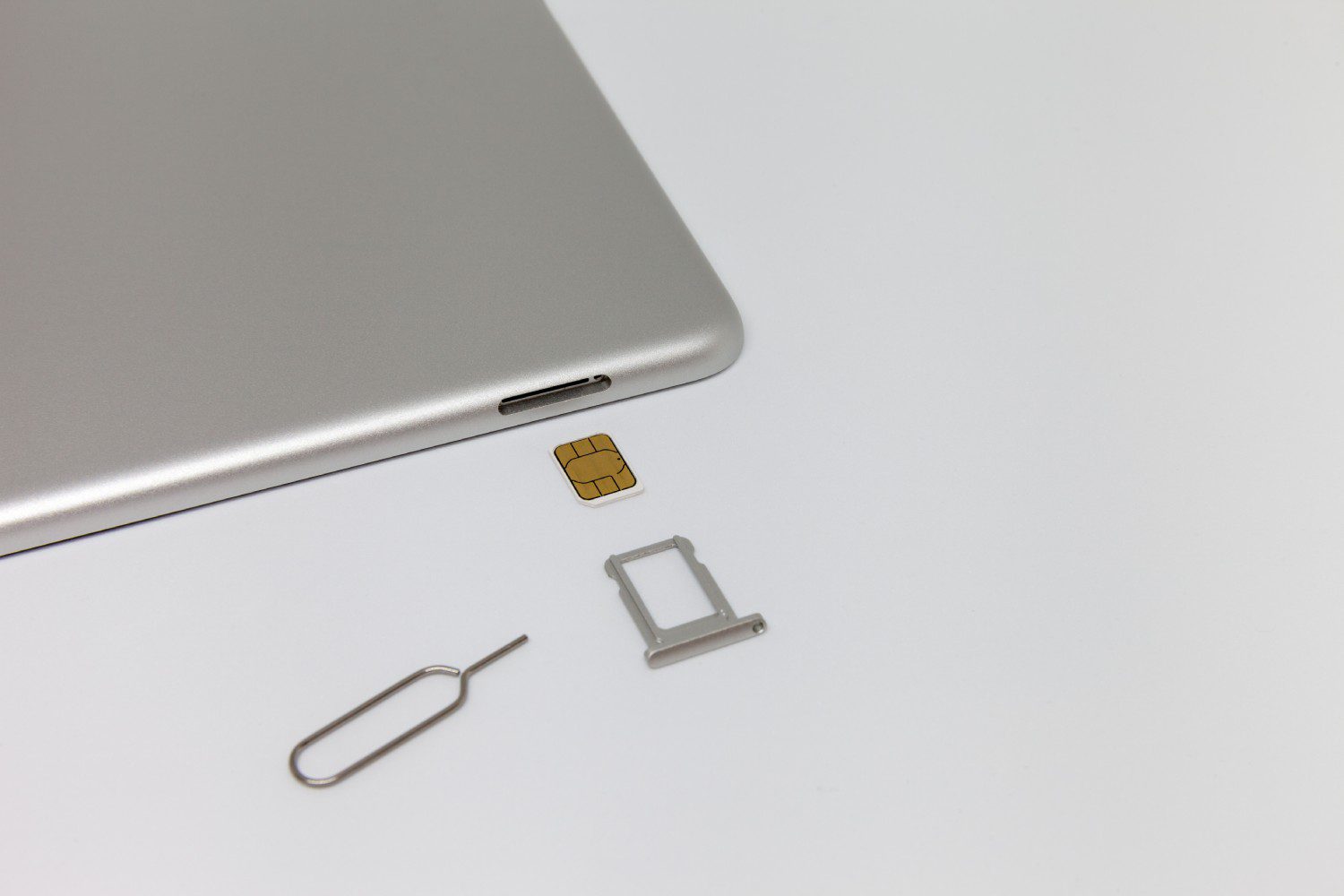 Jak włożyć kartę SIM do telefonu, tabletu, zegarka i laptopa – Geex