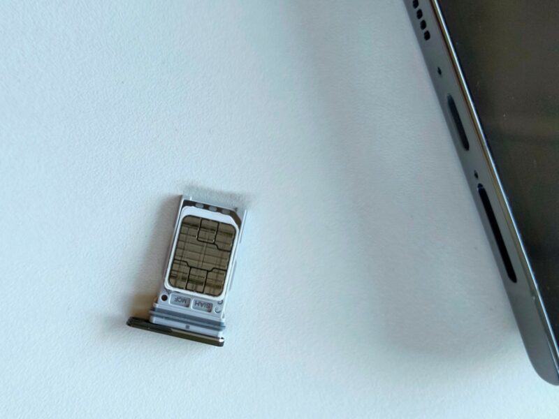 Jak włożyć kartę SIM do telefonu, tabletu, zegarka i laptopa – Geex