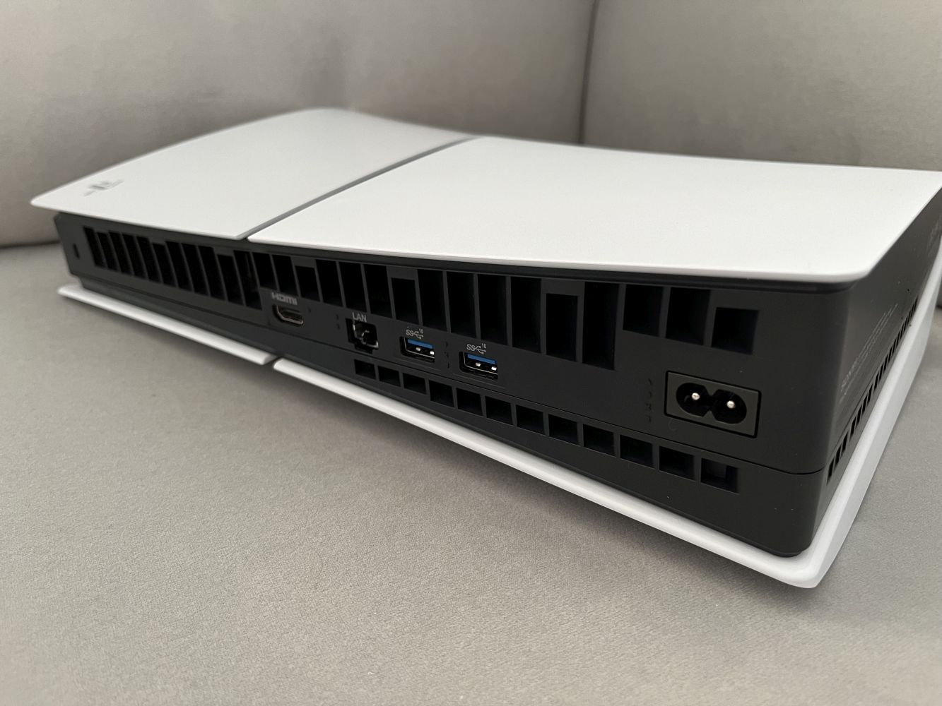 Test i recenzja PS5 Slim. Odchudzone PlayStation 5, ale czy bardziej ...