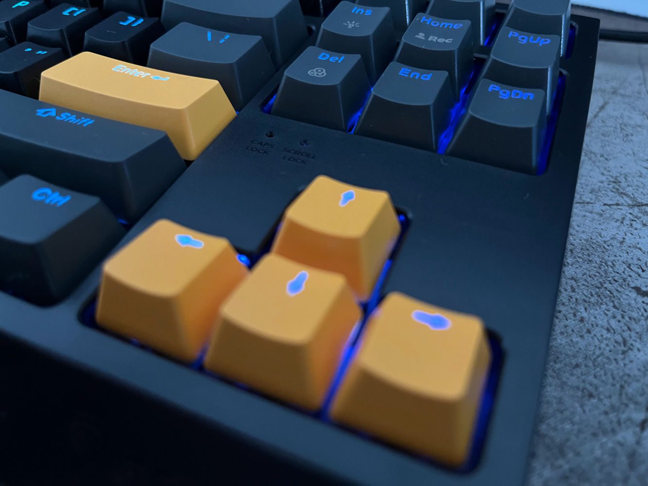 Test i recenzja Genesis Thor 230 TKL. Funkcjonalna, ale z udziwnieniami ...