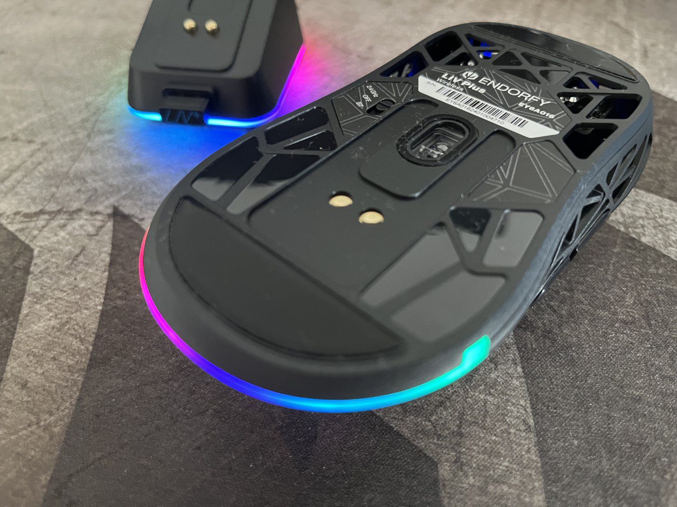 Test i recenzja myszki Endorfy LIV Plus Wireless ze stacją dokującą ...